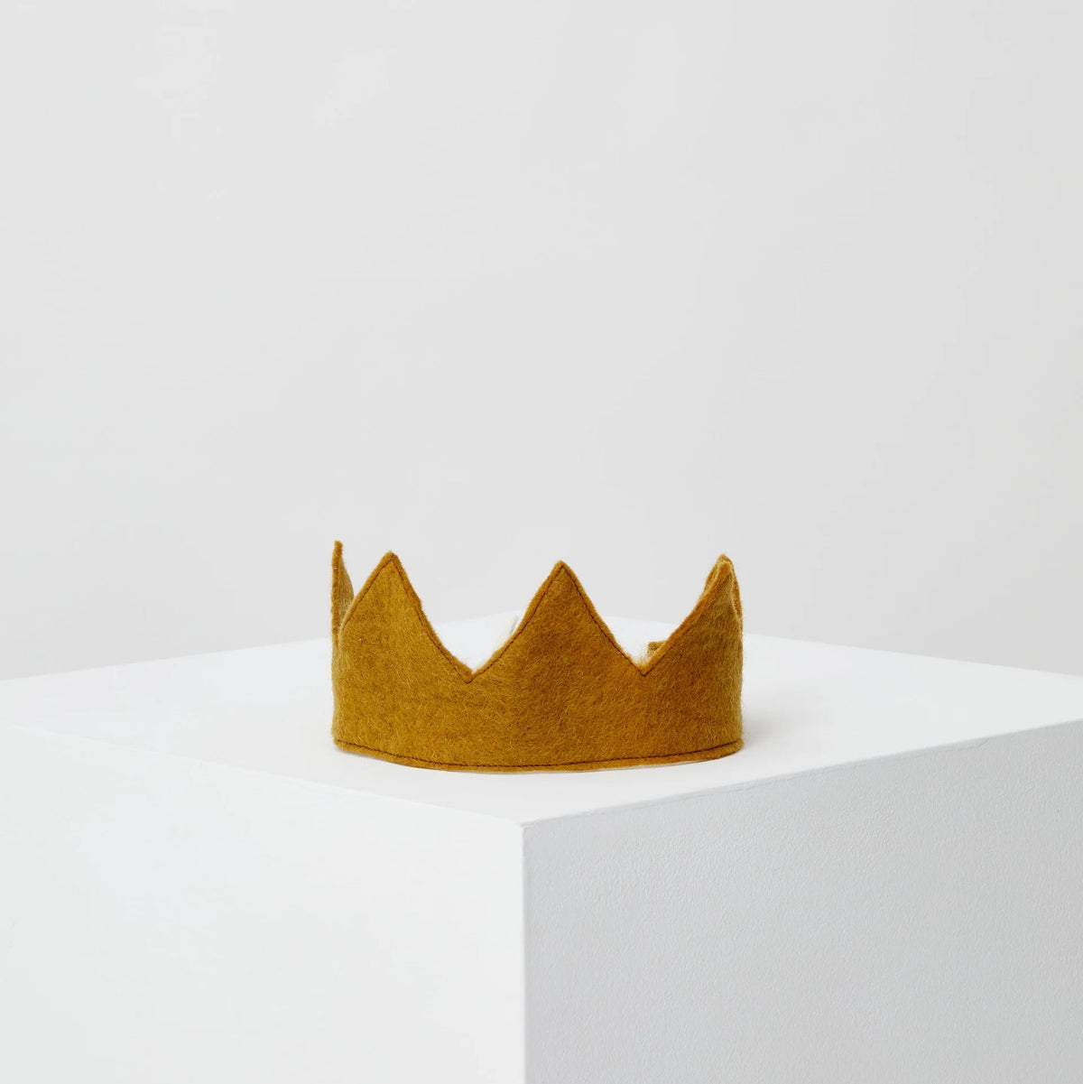 PLAY CROWN - GOLD– HYDE Bellingen